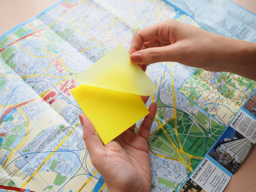 Transparentní bloček Clearnote Stick´n by HOPAX - 76 x 76 mm, neonově žlutý, 50 lístků | OFFICEO.cz